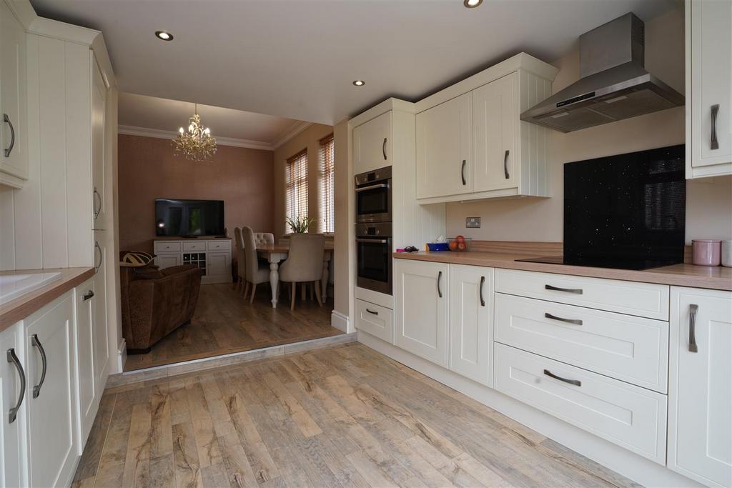 Beverley Road, Hull HU6 4 bed semi-detached house for sale - £416,500