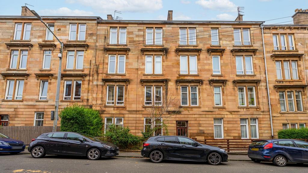 14 McLennan Street, Flat 0/1, Mount... 3 bed flat - £209,000