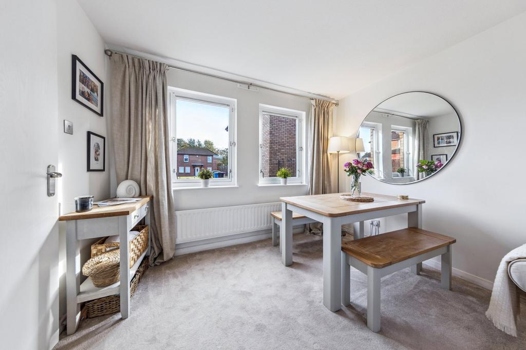 Westerkirk Drive, Summerston, Glasgow 3 bed detached house - £239,000