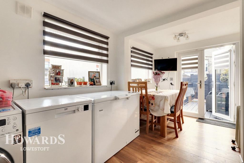 Regent Road, Lowestoft 3 bed terraced house - £200,000