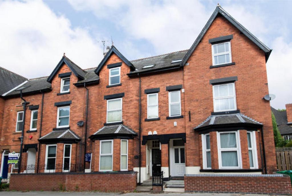 Hope Drive, Nottingham NG7 5 bed flat - £3,204 pcm (£739 pw)