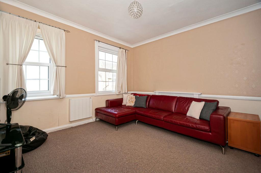 Newbegin, Hornsea HU18 2 bed flat - £200,000