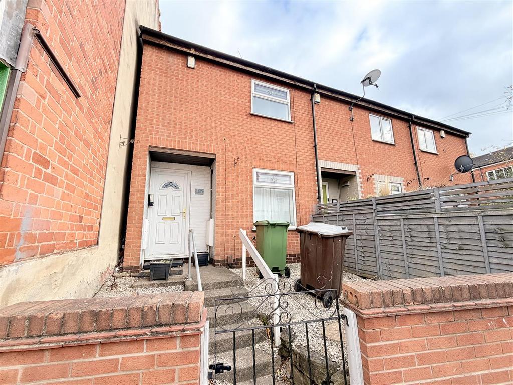Radford Road, Nottingham NG7 3 bed terraced house - £1,100 pcm (£254 pw)
