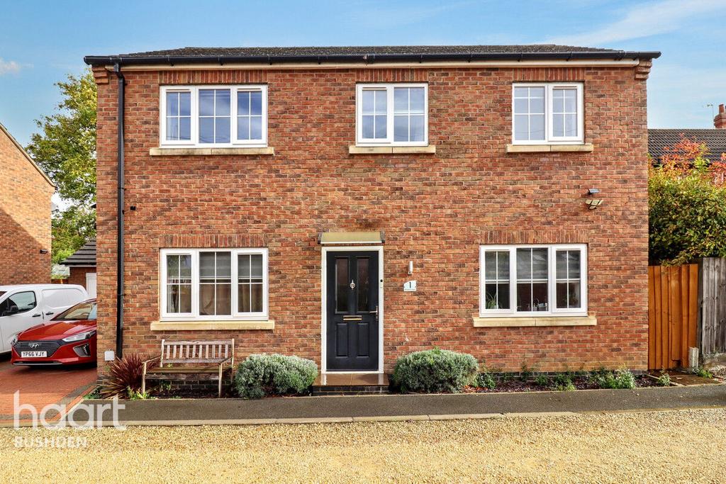 Monarch Gate, Rushden 3 bed detached house - £335,000