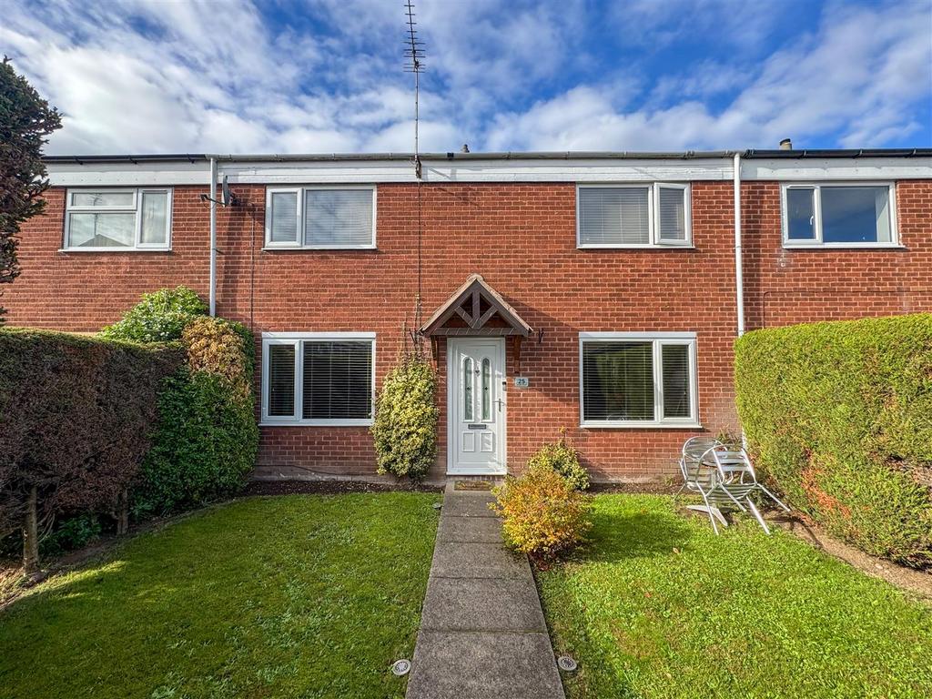 Ravens Court, Worksop S81 3 bed terraced house - £150,000