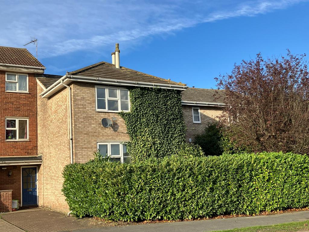 Avon Way, Colchester CO4 2 bed maisonette - £999 pcm (£231 pw)