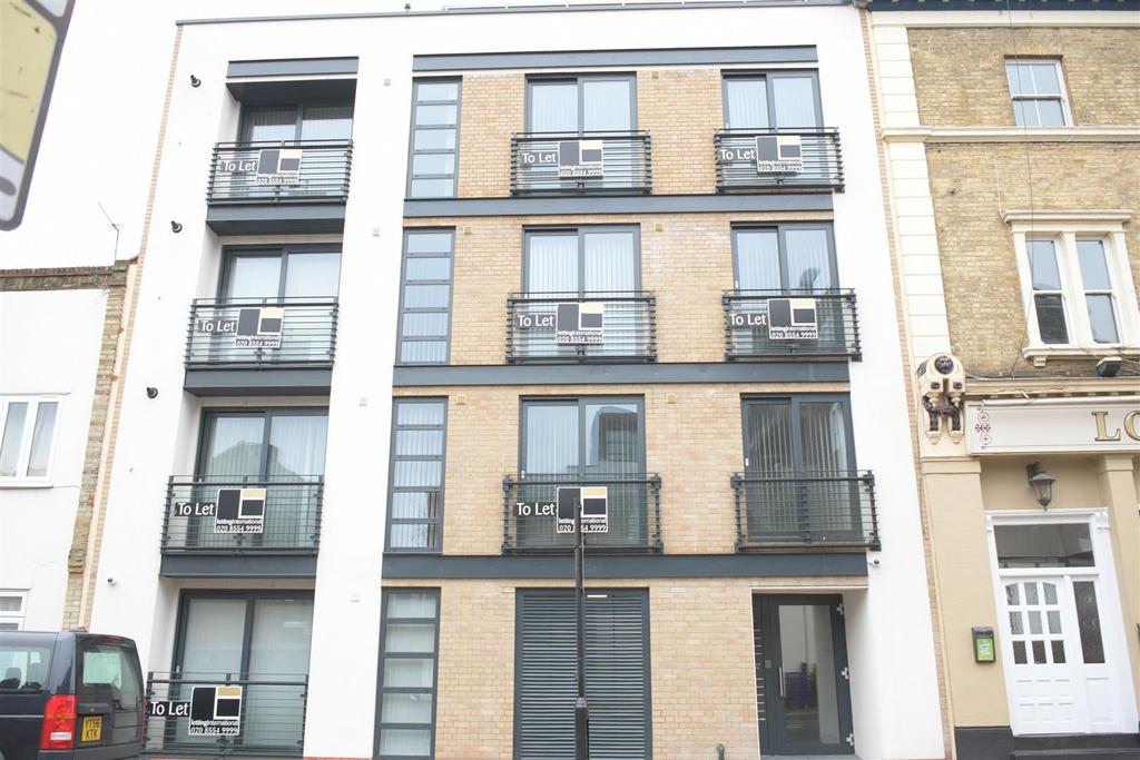 East Ferry Road - Flat 6 (202) -... 2 bed apartment - £2,600 pcm (£600 pw)