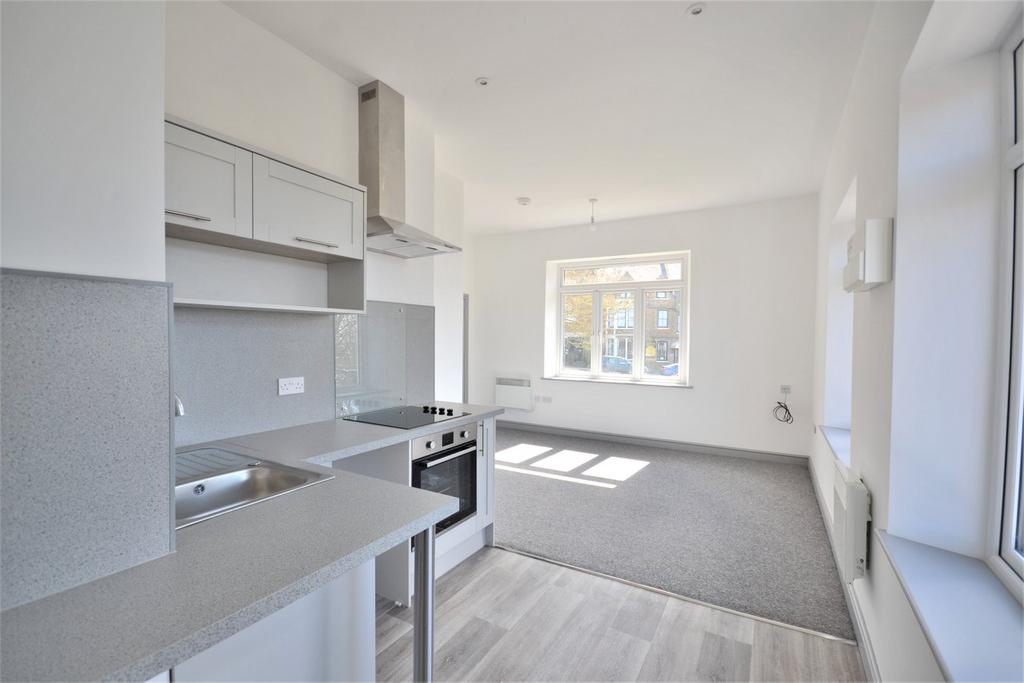 Le Strange Terrace, Hunstanton PE36 1 bed apartment to rent - £695 pcm ...