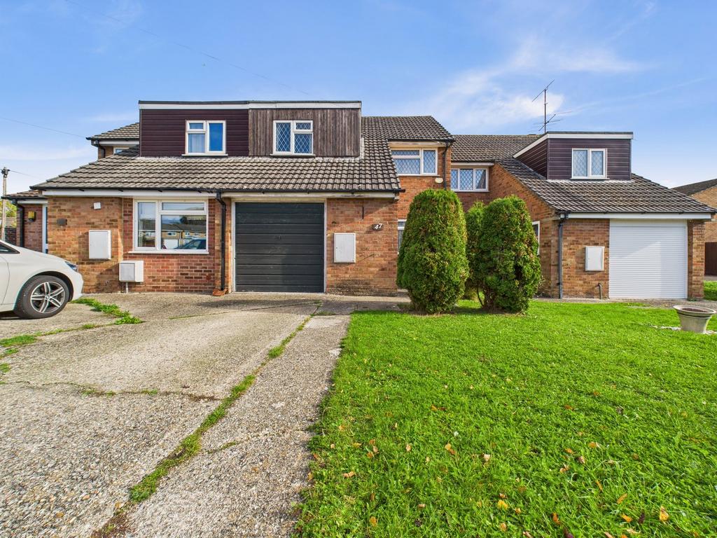 Farm Drive, Tilehurst, Reading, RG31 3 bed terraced house - £400,000