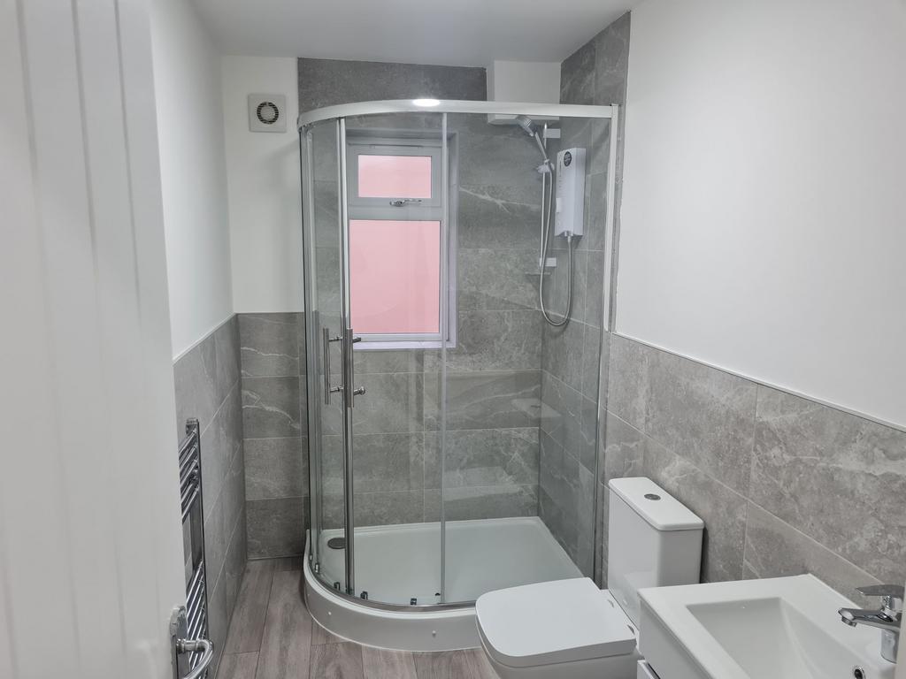 a Windmill Lane, Smethwick 2 bed apartment - £1,000 pcm (£231 pw)