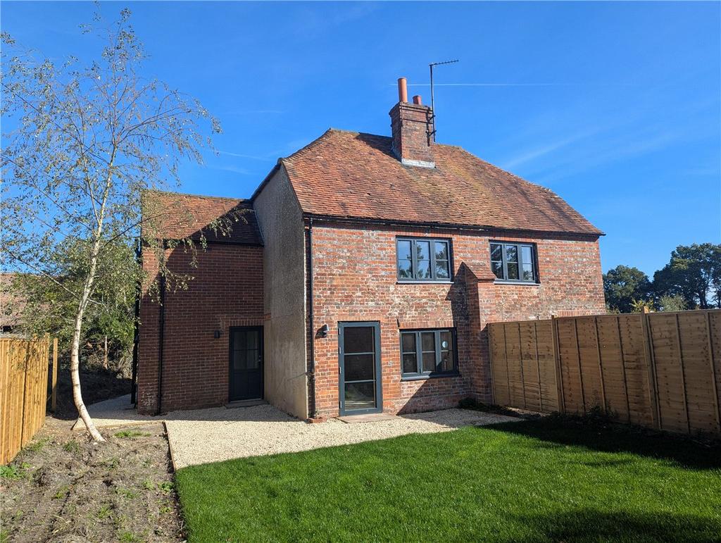 Enborne Street, Enborne, Newbury... 3 bed semi-detached house - £1,600 ...