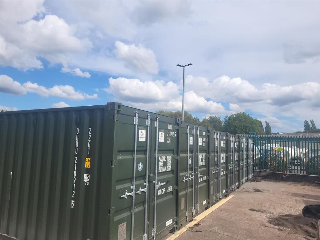 Stoke-on-Trent ST3 1LZ, Stoke on... Storage to rent - £130 pcm (£30 pw)