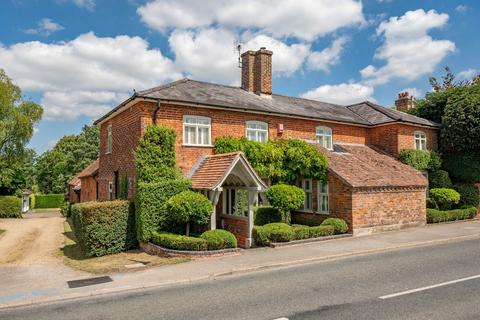 Houses for sale in Overton, Hampshire | OnTheMarket