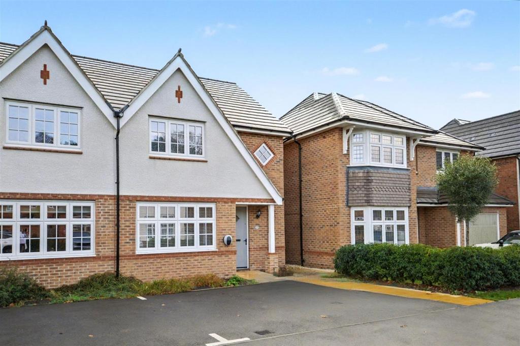 Devon Way, Parklands, NN3 3 bed semi-detached house - £1,495 pcm (£345 pw)