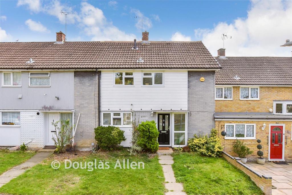 Pin Mill, Barstable, Basildon, Essex 3 bed end of terrace house - £325,000