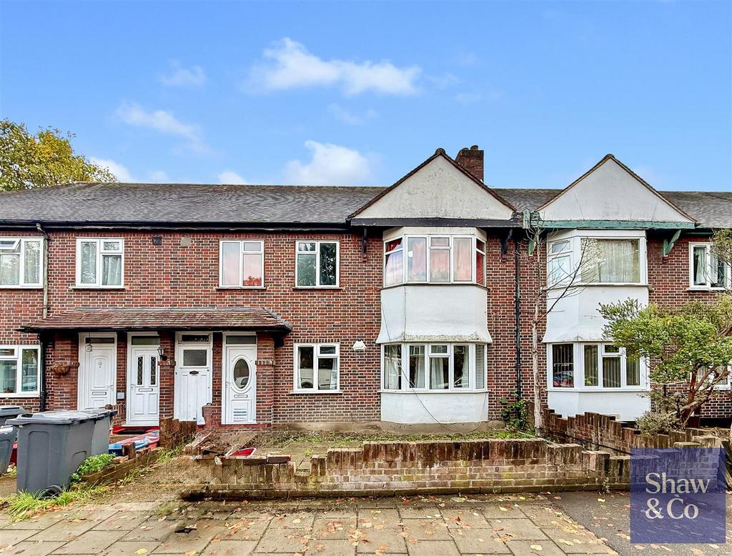 St. Stephens Road, Hounslow TW3 2 bed maisonette - £1,950 pcm (£450 pw)