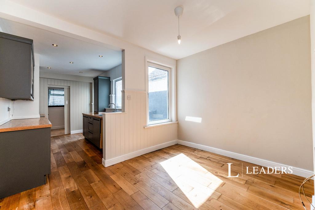 Shakespeare Road, PO1 2 bed house to rent - £1,295 pcm (£299 pw)