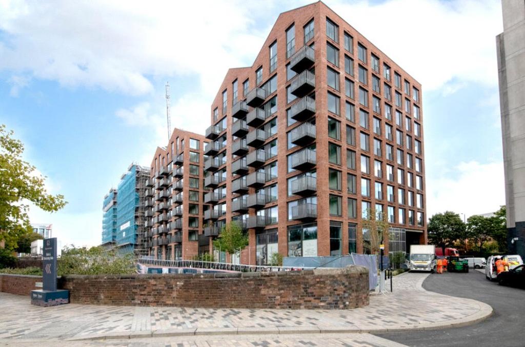 Ashted Wharf, Glasswater Locks, B4 2 bed apartment - £1,150 pcm (£265 pw)