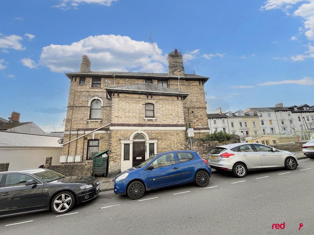 The Grove, Clytha Square, Newport 1 bed apartment - £695 pcm (£160 pw)