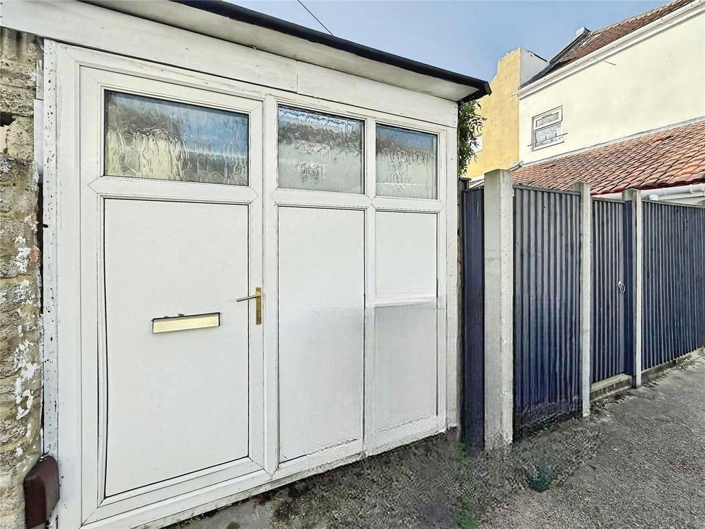 Somers Road, Hampshire PO5 2 bed flat to rent - £1,300 pcm (£300 pw)