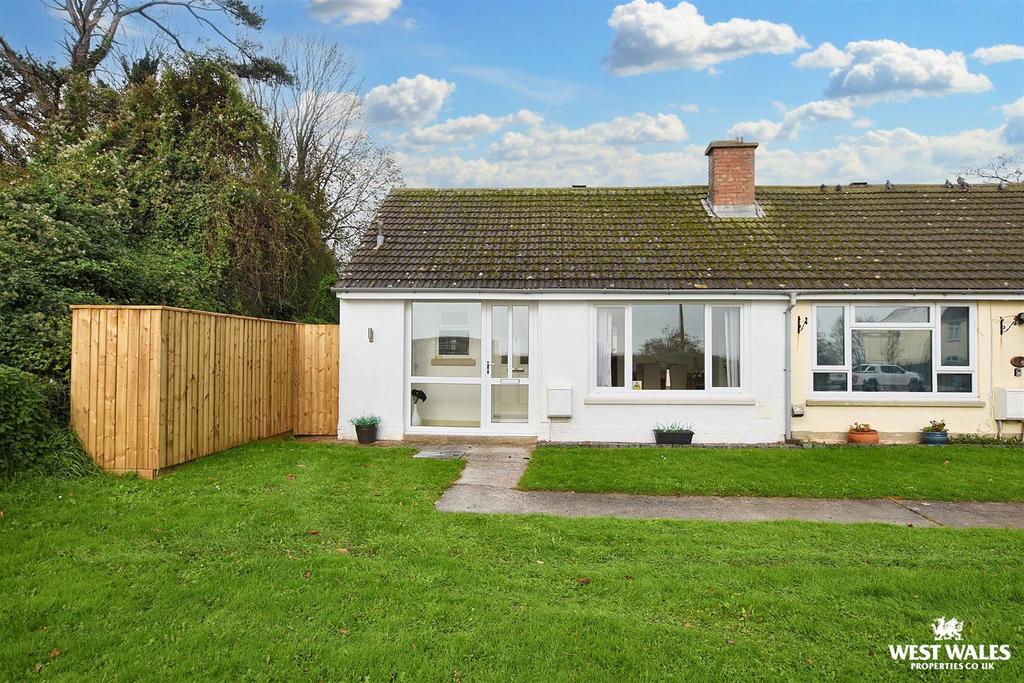 Heywood Court, Tenby 1 bed semi-detached house for sale - £160,000