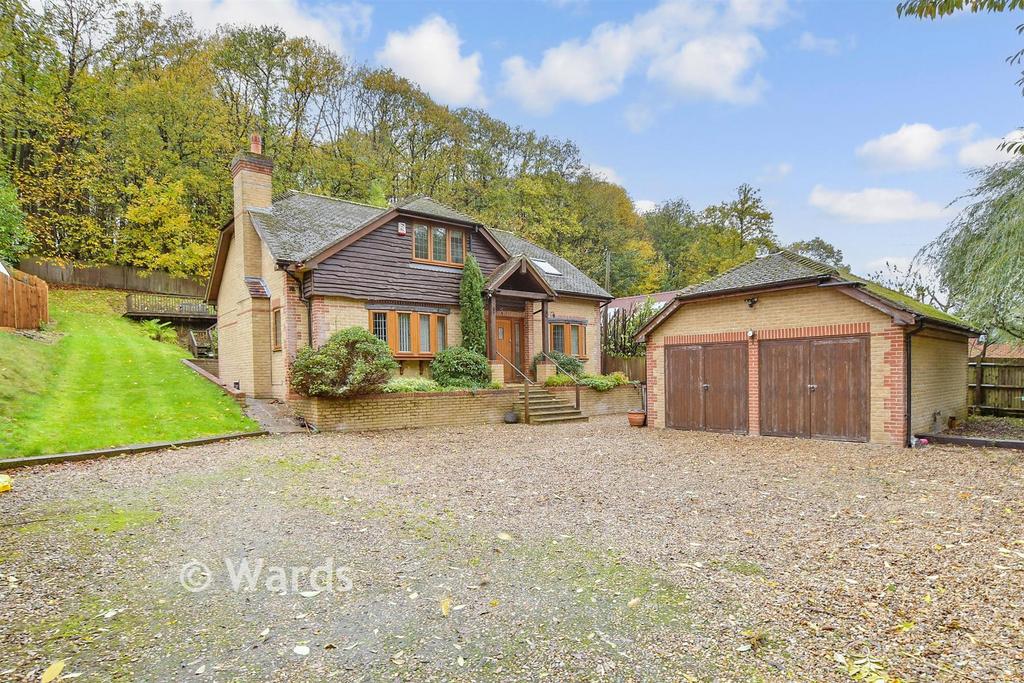 Rhododendron Avenue, Meopham DA13 3 bed detached house - £413,000
