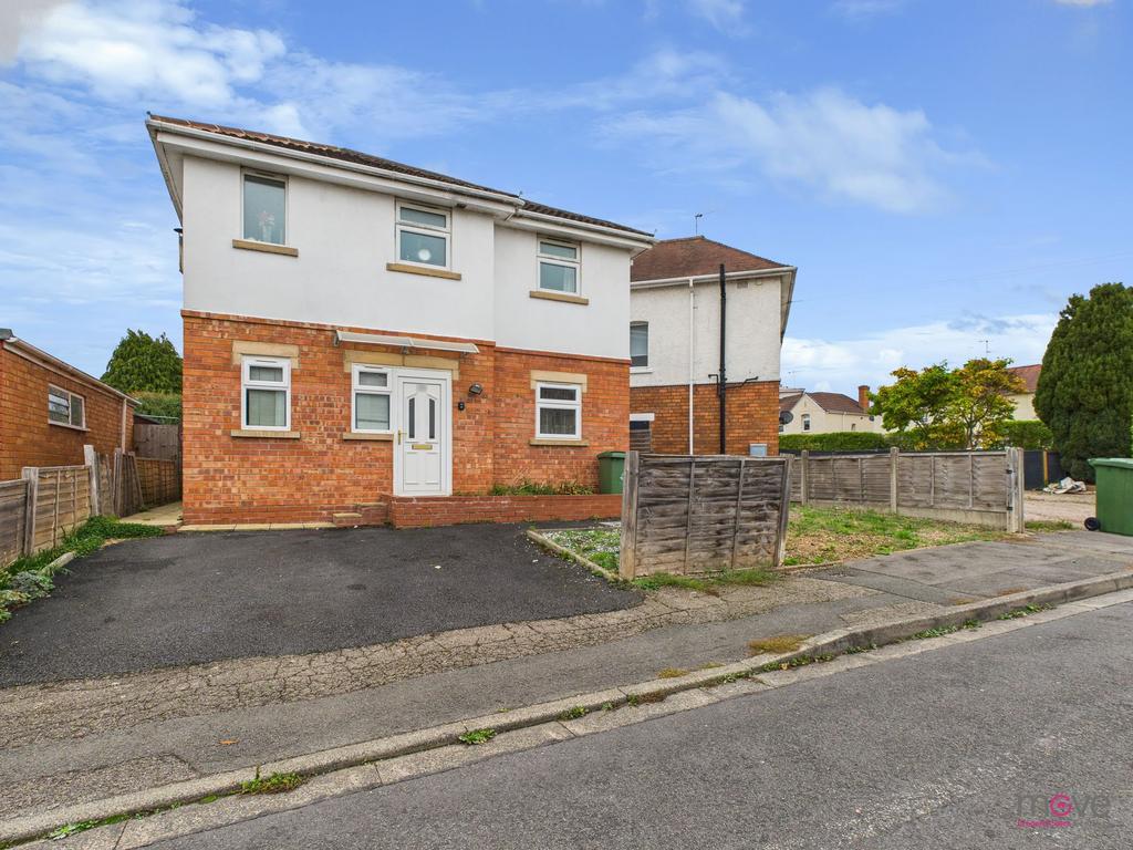 Field Walk, Worcester WR5 3 bed detached house - £280,000