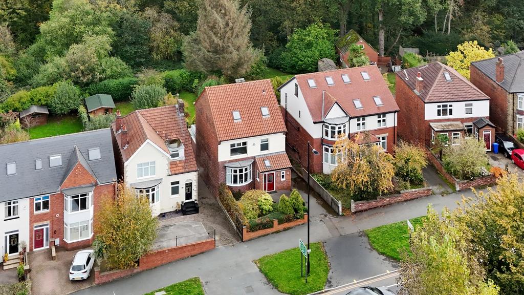 Meadowhead, Sheffield, S8 7UA 4 bed detached house - £500,000