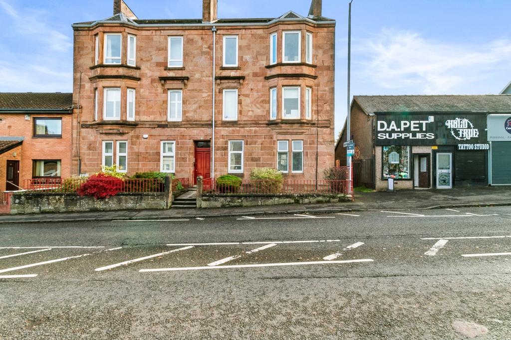 35, Hamilton ML3 2 bed flat - £130,000