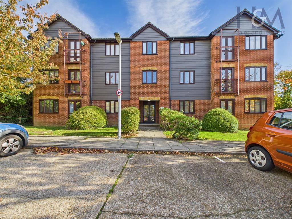 Tippett Court, Stevenage, SG1 1XR 1 bed apartment to rent - £1,250 pcm ...