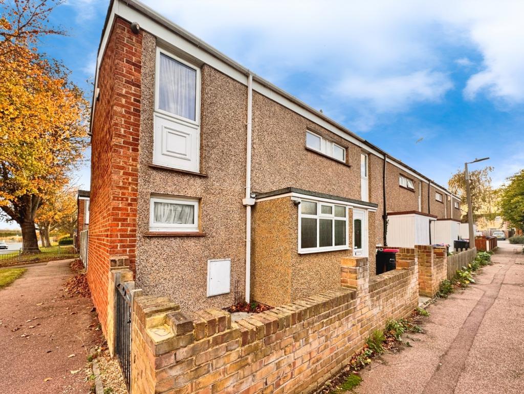 Fraser Close, Shoeburyness 2 bed end of terrace house - £1,400 pcm (£ ...