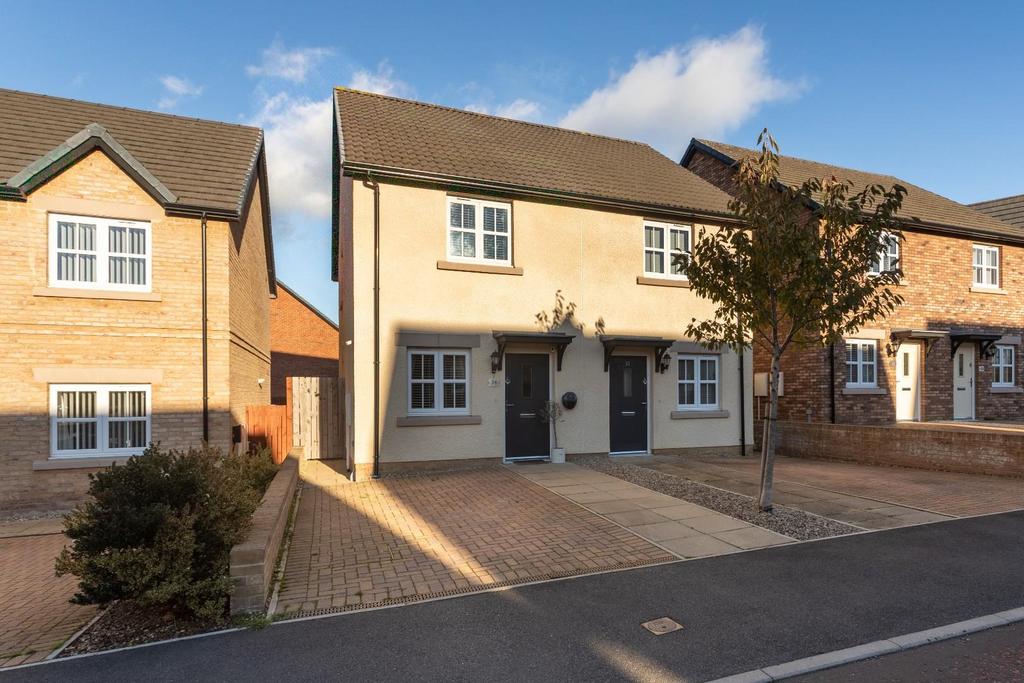 Shepherd Drive, Ryton NE40 2 bed semi-detached house - £52,500