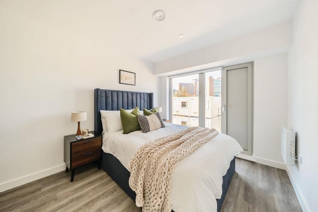 Church Street Place, Church Street, M30 2 bed apartment to rent - £ ...