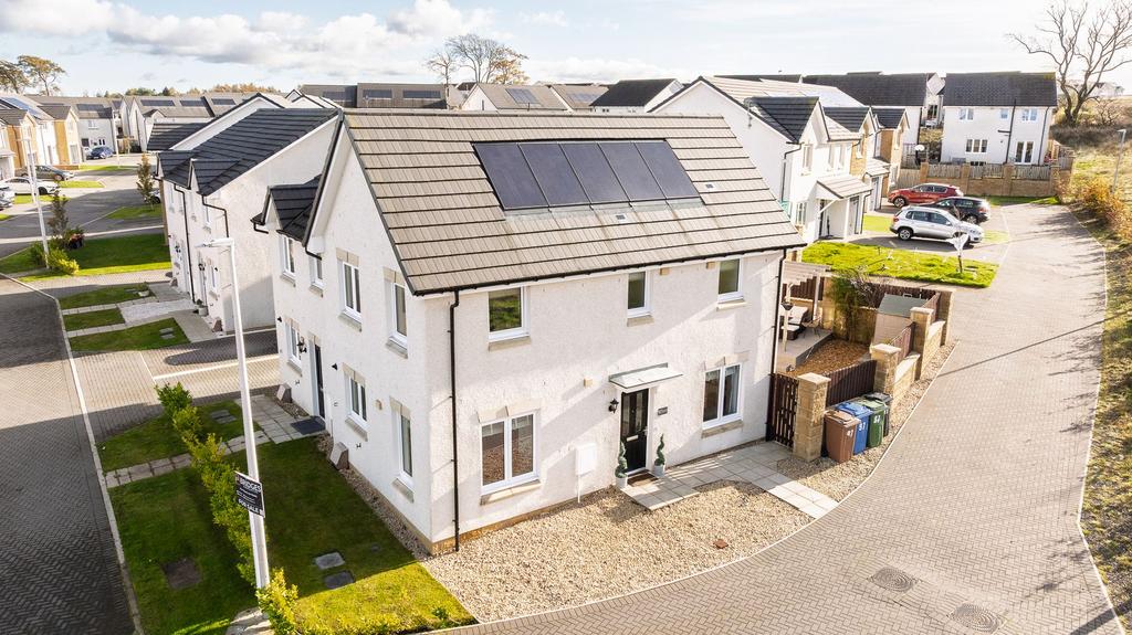 Croft Park Crescent, Whitburn, EH47 3 bed semi-detached house - £230,000