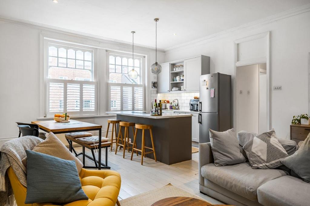 Terrapin Road, Balham, London, SW17 2 bed flat for sale - £650,000