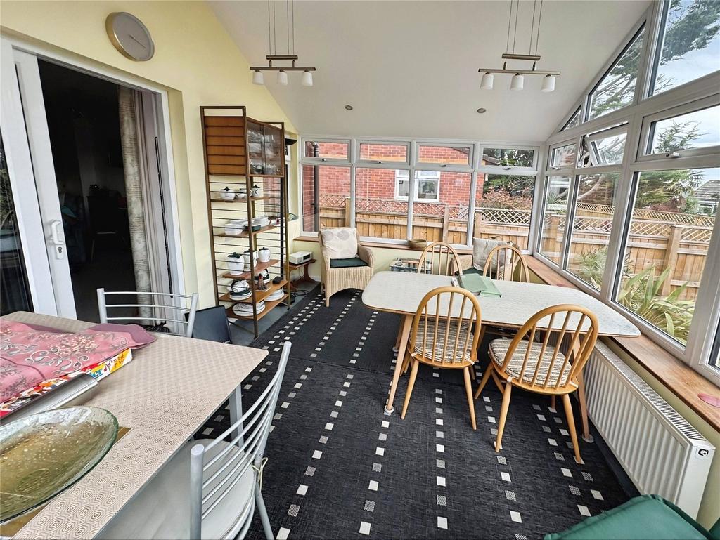 Ivydale, Devon EX8 3 bed link detached house for sale - £375,000