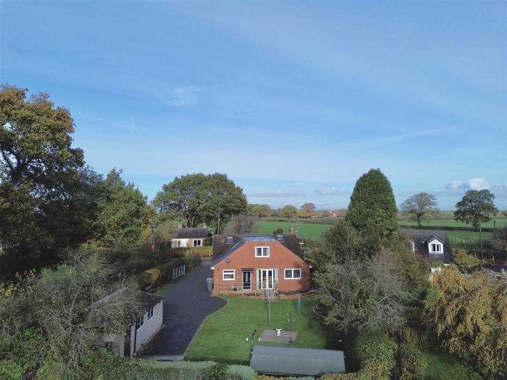 Pool Lane, Winterley, Sandbach 4 bed detached bungalow for sale - £600,000