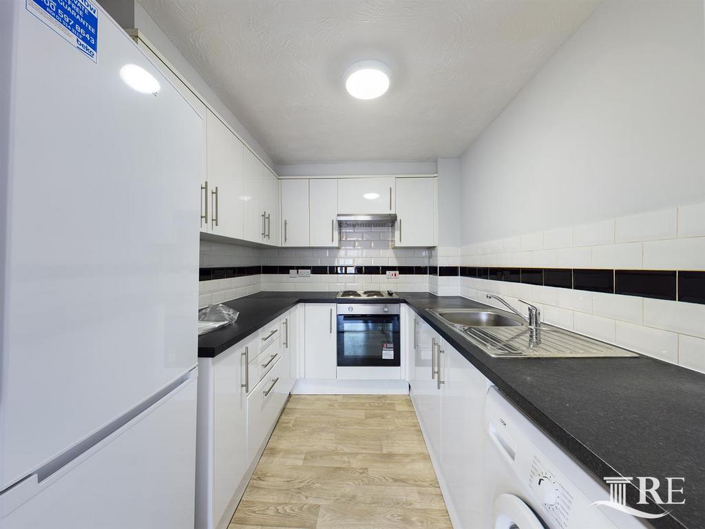 Kingfisher Way, Neasden, London. NW10 2 bed flat to rent - £1,825 pcm ...