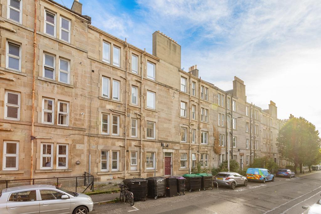 19/11 Watson Crescent, Polwarth EH11 1HA 1 bed flat - £150,000