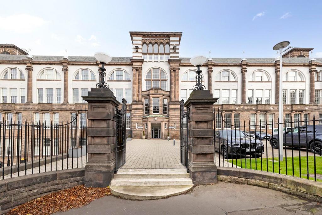 Viewforth, Bruntsfield, Edinburgh, EH10 3 bed flat - £3,000 pcm (£692 pw)