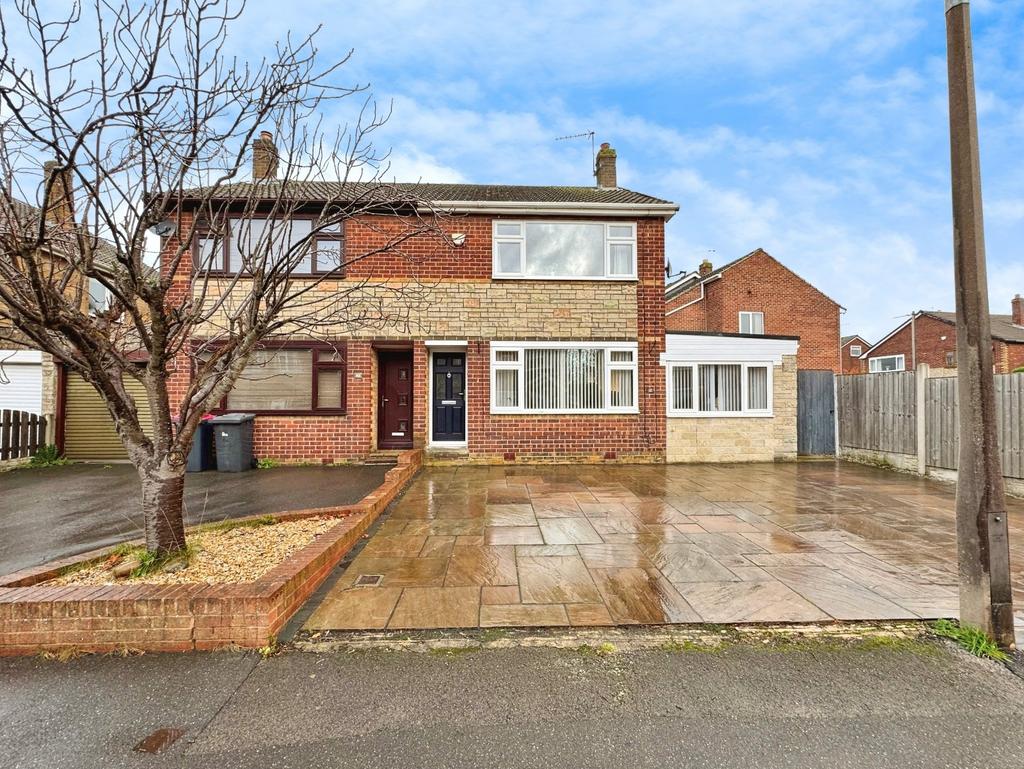 Windsor Walk, Sheffield S25 3 bed semi-detached house - £240,000