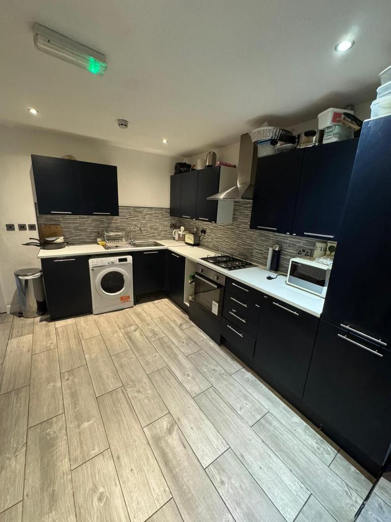 Watford WD17 1 bed in a house share to rent - £760 pcm (£175 pw)