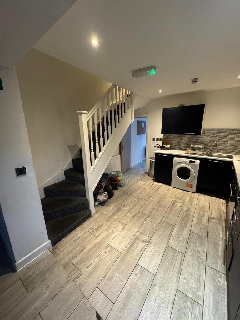 Watford WD17 1 bed in a house share to rent - £760 pcm (£175 pw)