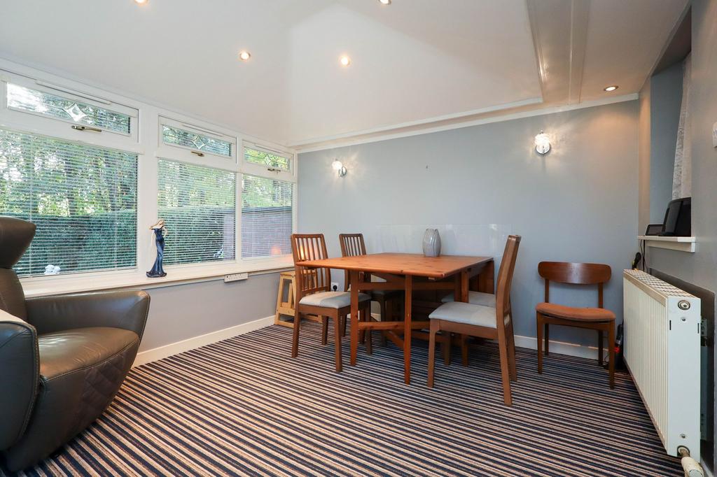Primrose Place, Livingston EH54 2 bed terraced bungalow - £209,000