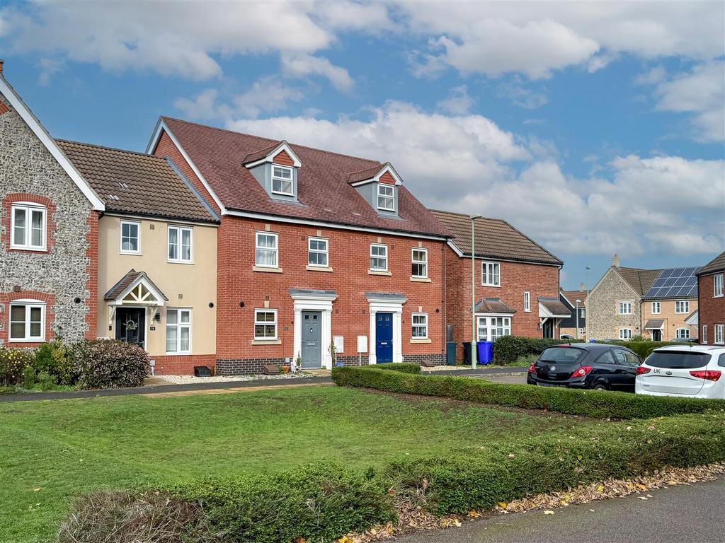 Spearmint Way, Red Lodge 3 bed end of terrace house - £280,000