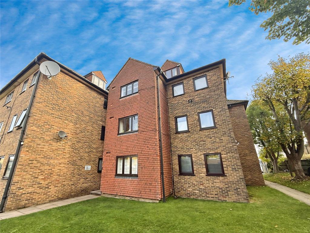 Manor Road, Wallington SM6 Studio - £1,050 pcm (£242 pw)