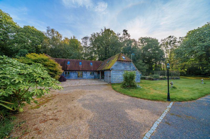 Linchmere Ridge, Haslemere 1 bed detached house - £1,100 pcm (£254 pw)