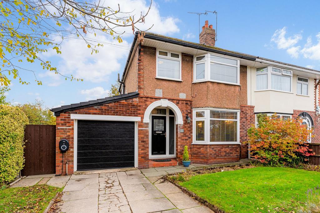 Norleane Crescent, Runcorn WA7 3 bed semi-detached house - £270,000