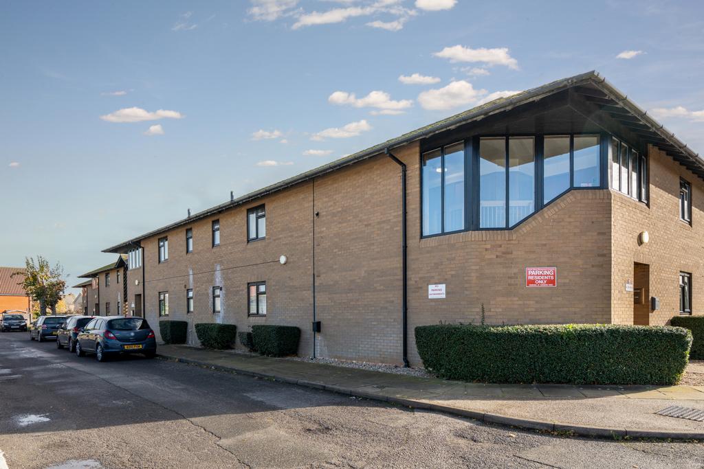 Avocet Mews, Rendlesham, IP12 2UA 1 bed flat - £110,000