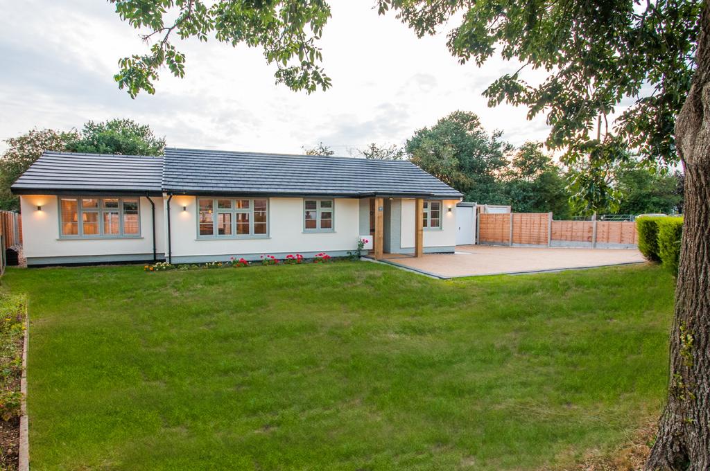 Crossways, Dorset 3 bed bungalow for sale - £450,000